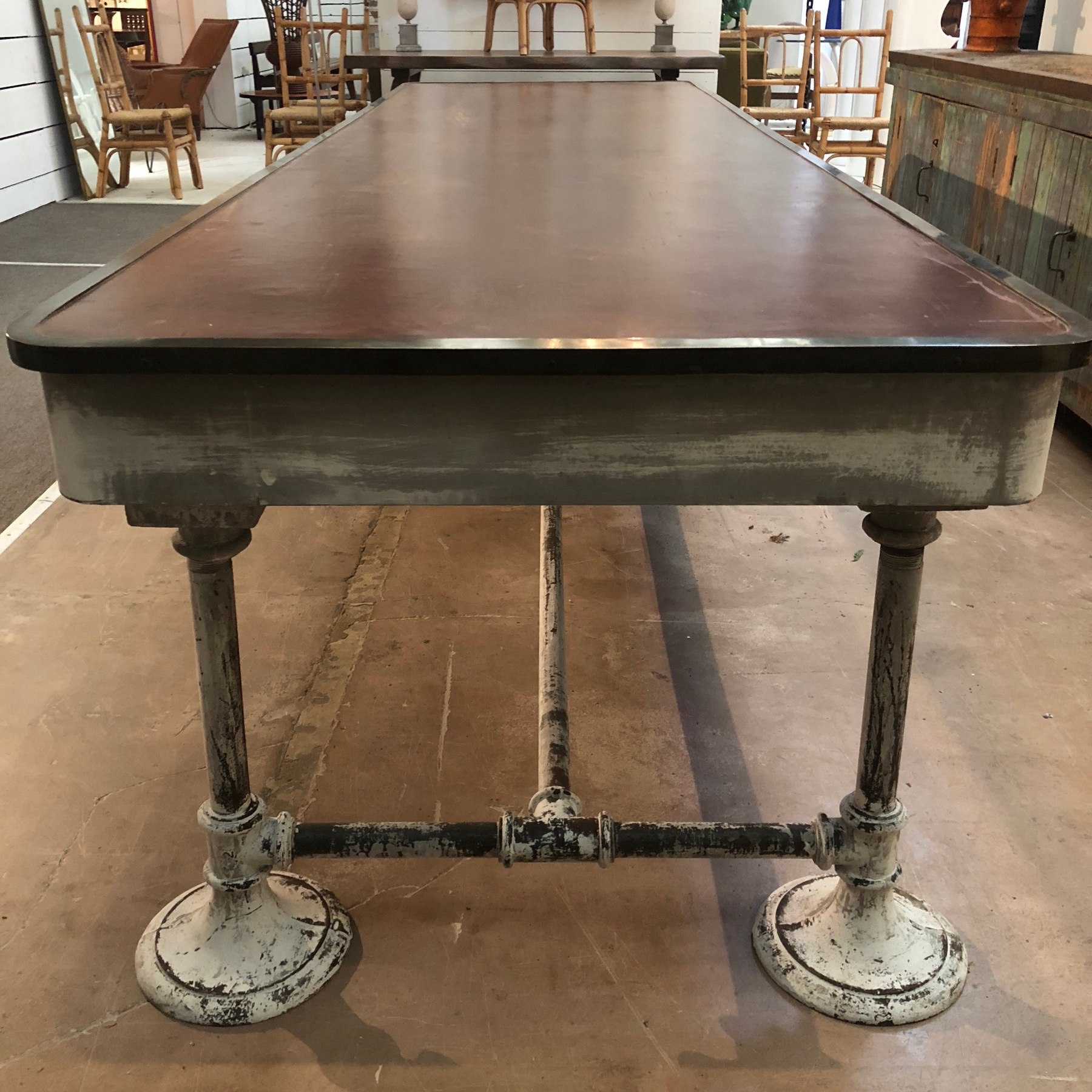 painted bank table – Objet Vagabond