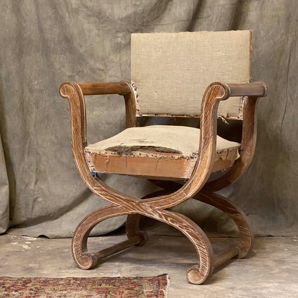 1940 curule chair – Objet Vagabond