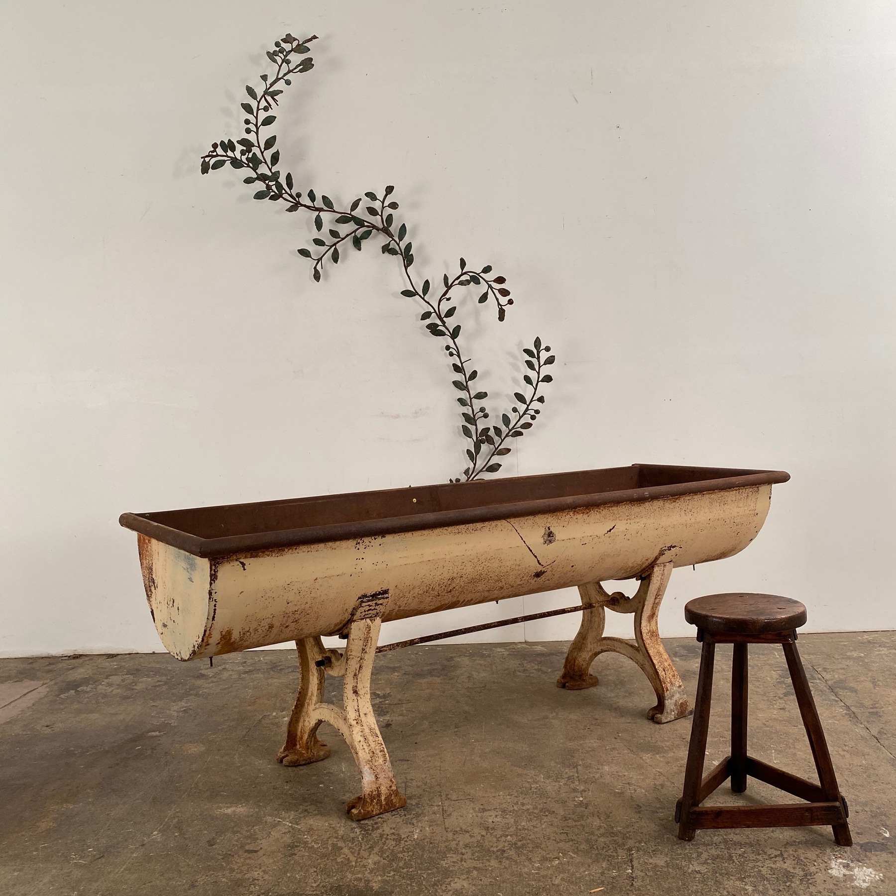 industrial metal trough – Objet Vagabond