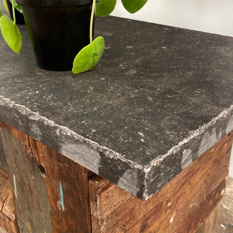 blue stone table – Objet Vagabond