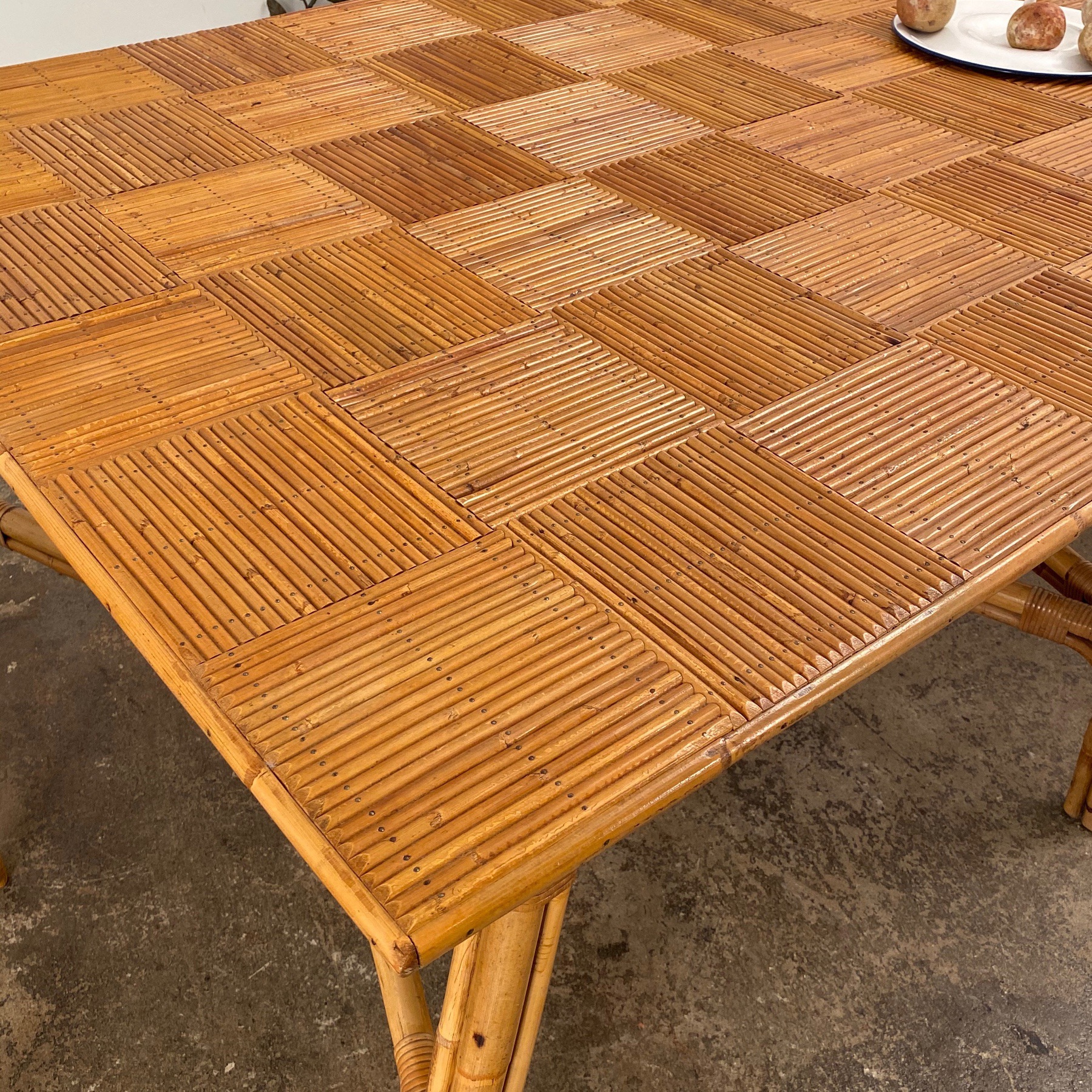 large rattan table – Objet Vagabond