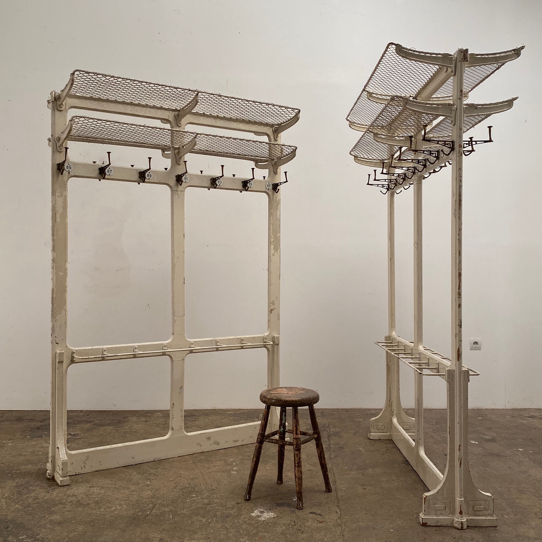 painted coat rack – Objet Vagabond