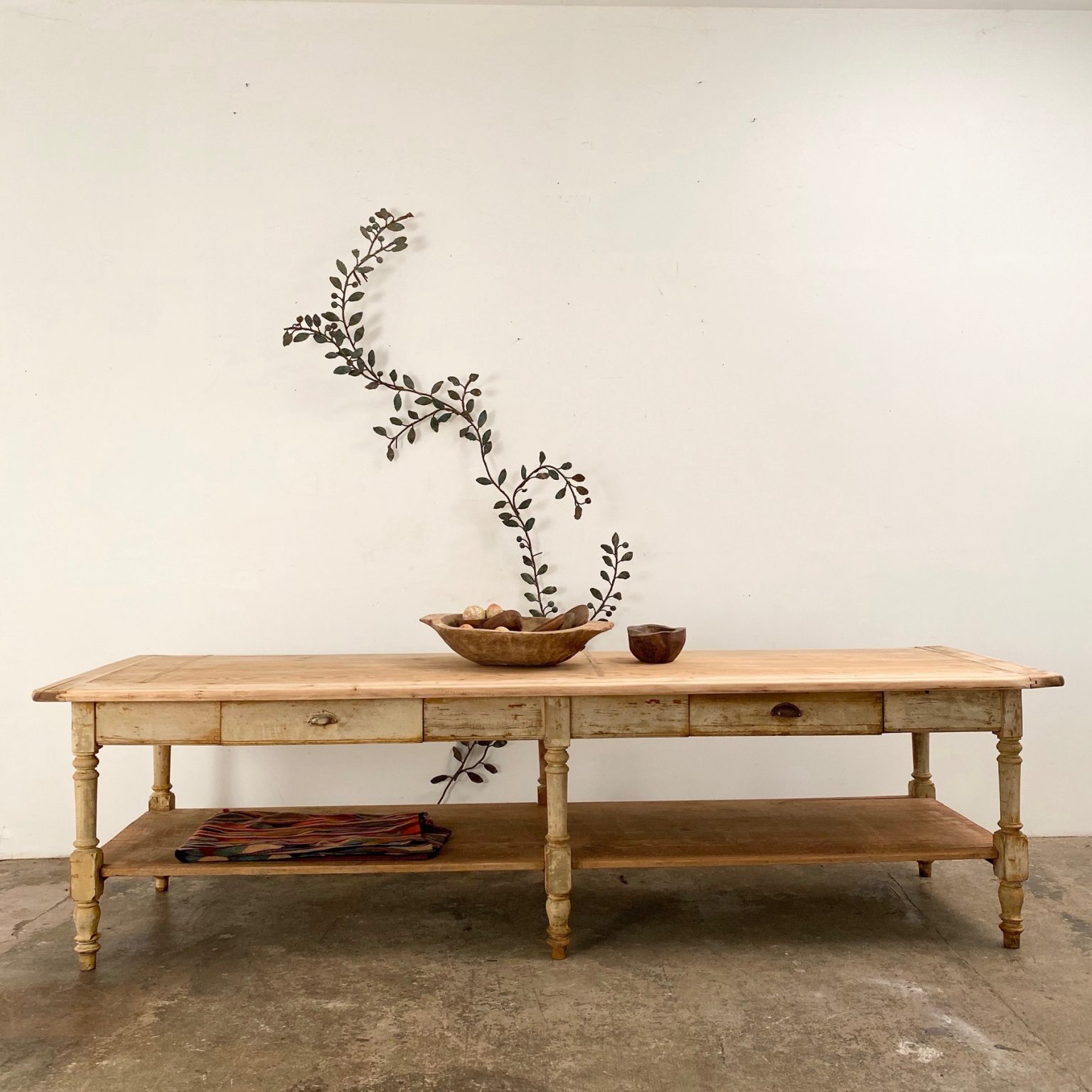 huge draper table – Objet Vagabond