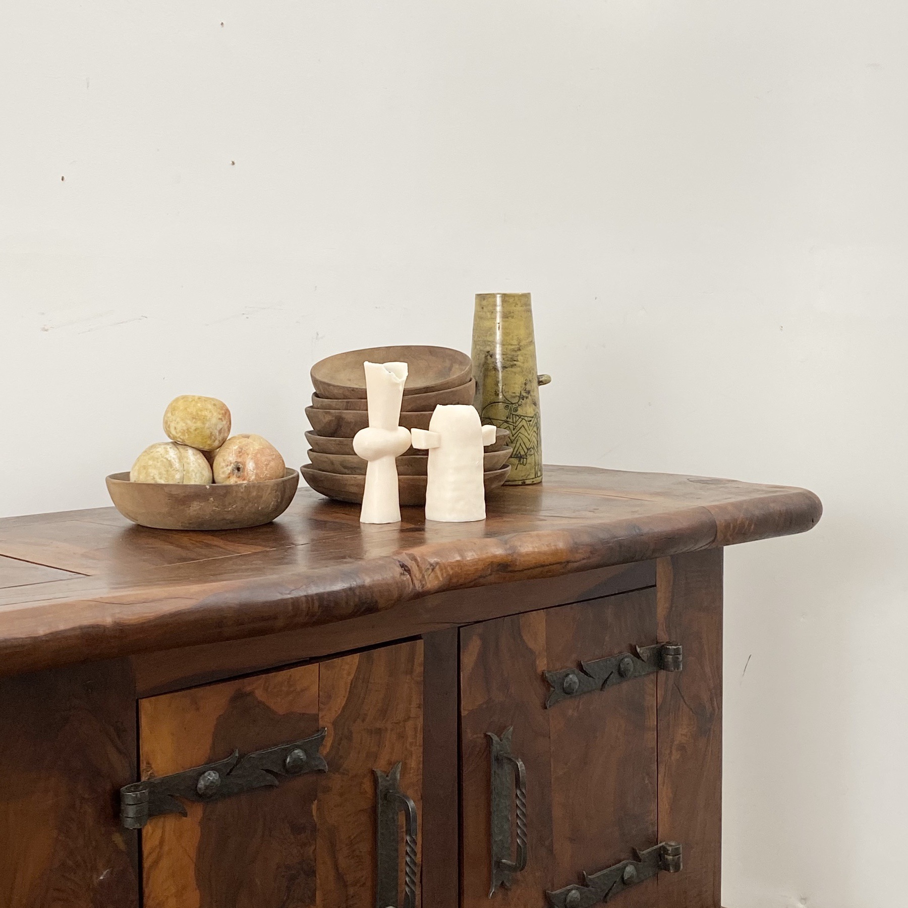 massive olive sideboard – Objet Vagabond