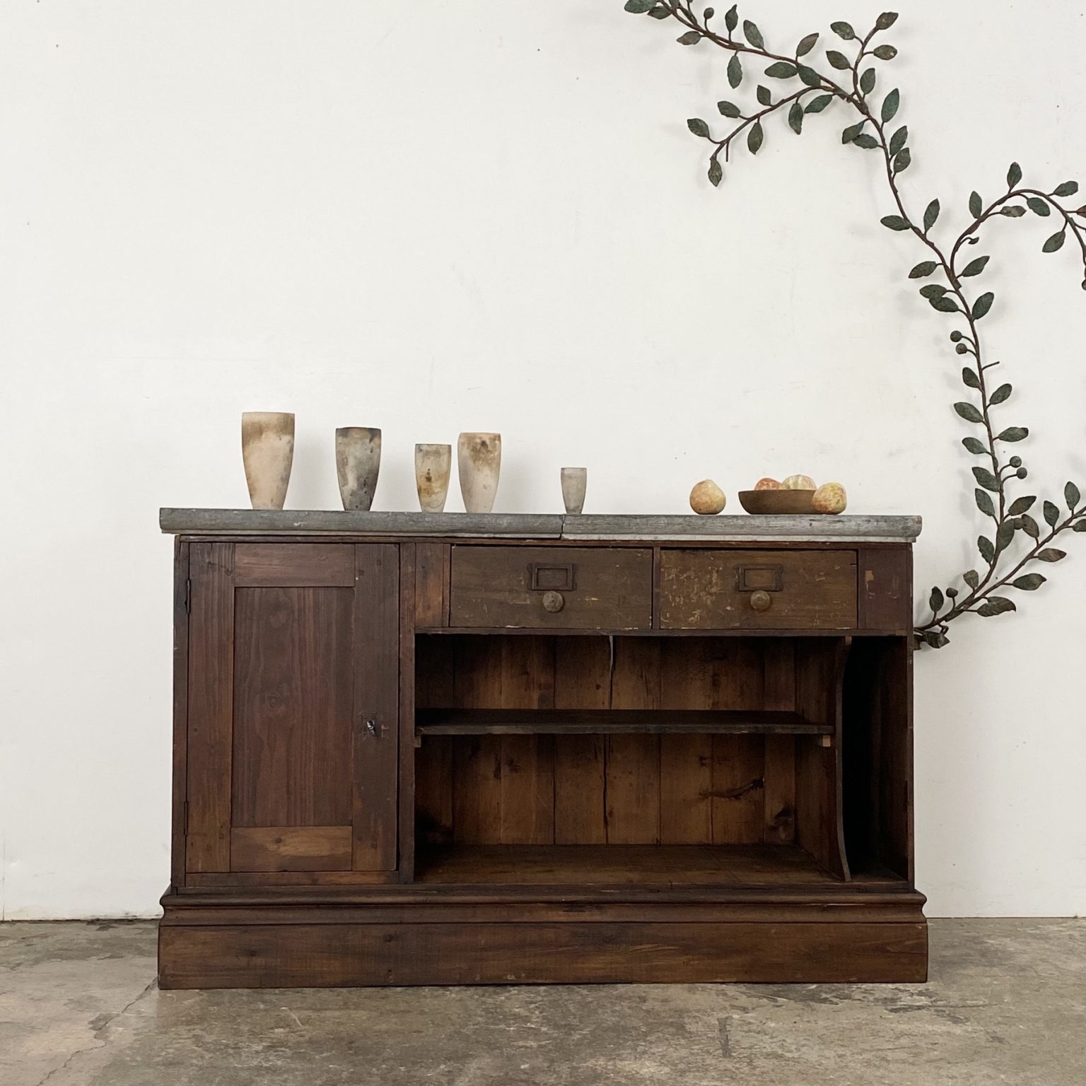 stone buffet – Objet Vagabond
