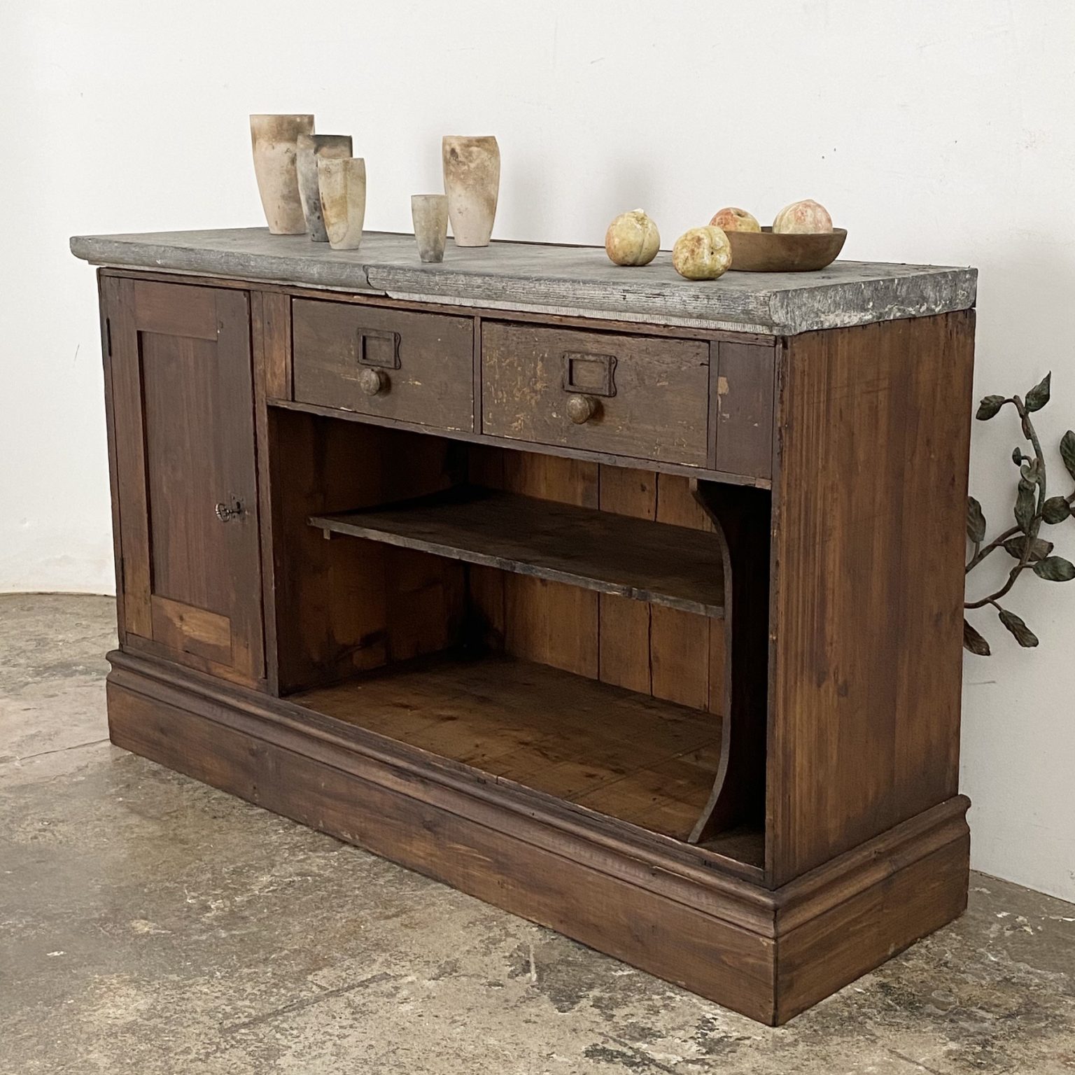 stone buffet – Objet Vagabond