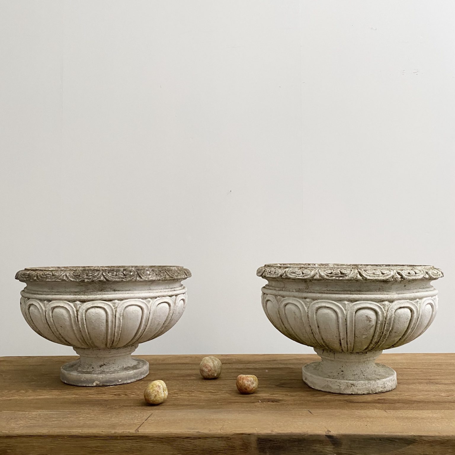 concrete vases – Objet Vagabond