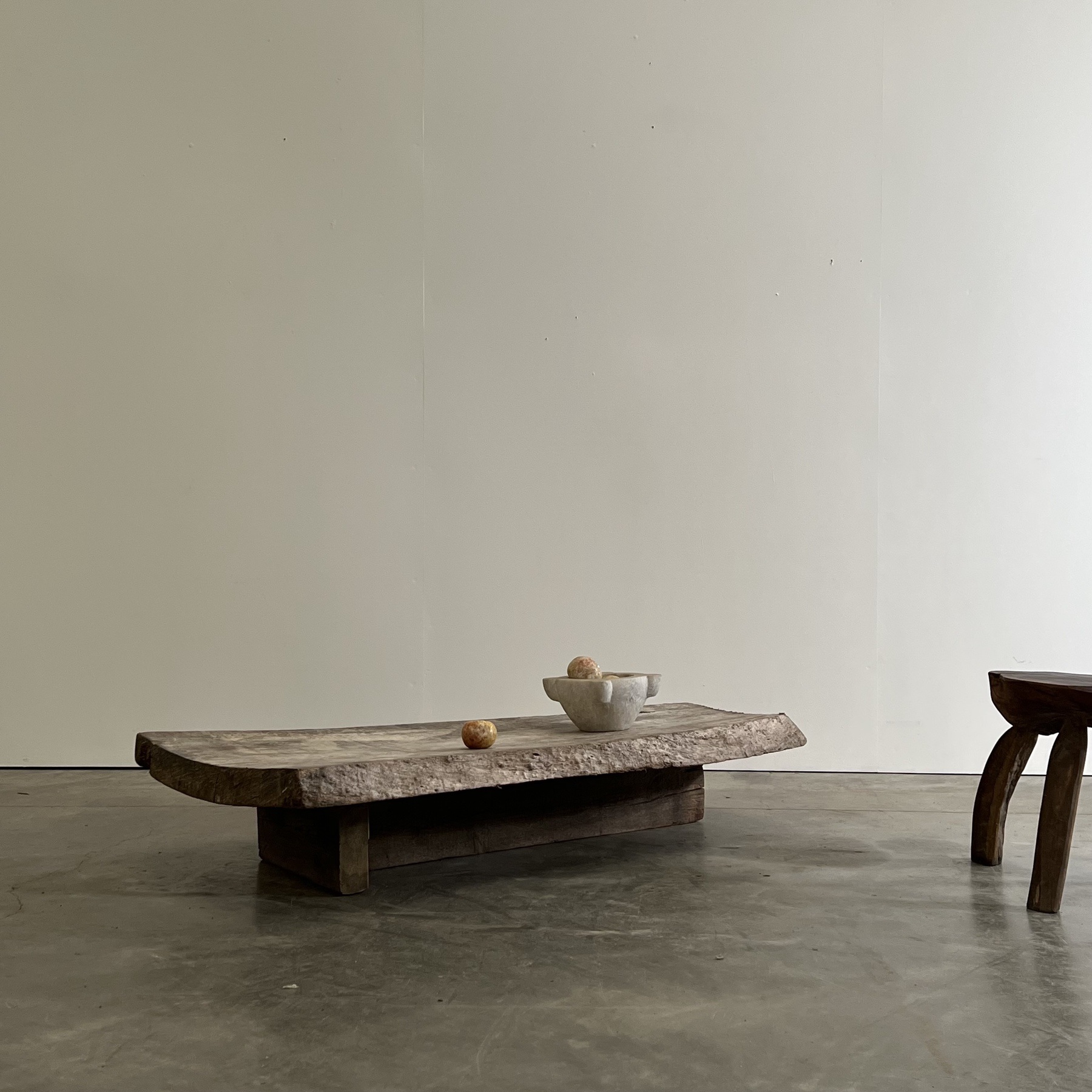 primitive coffee table – Objet Vagabond