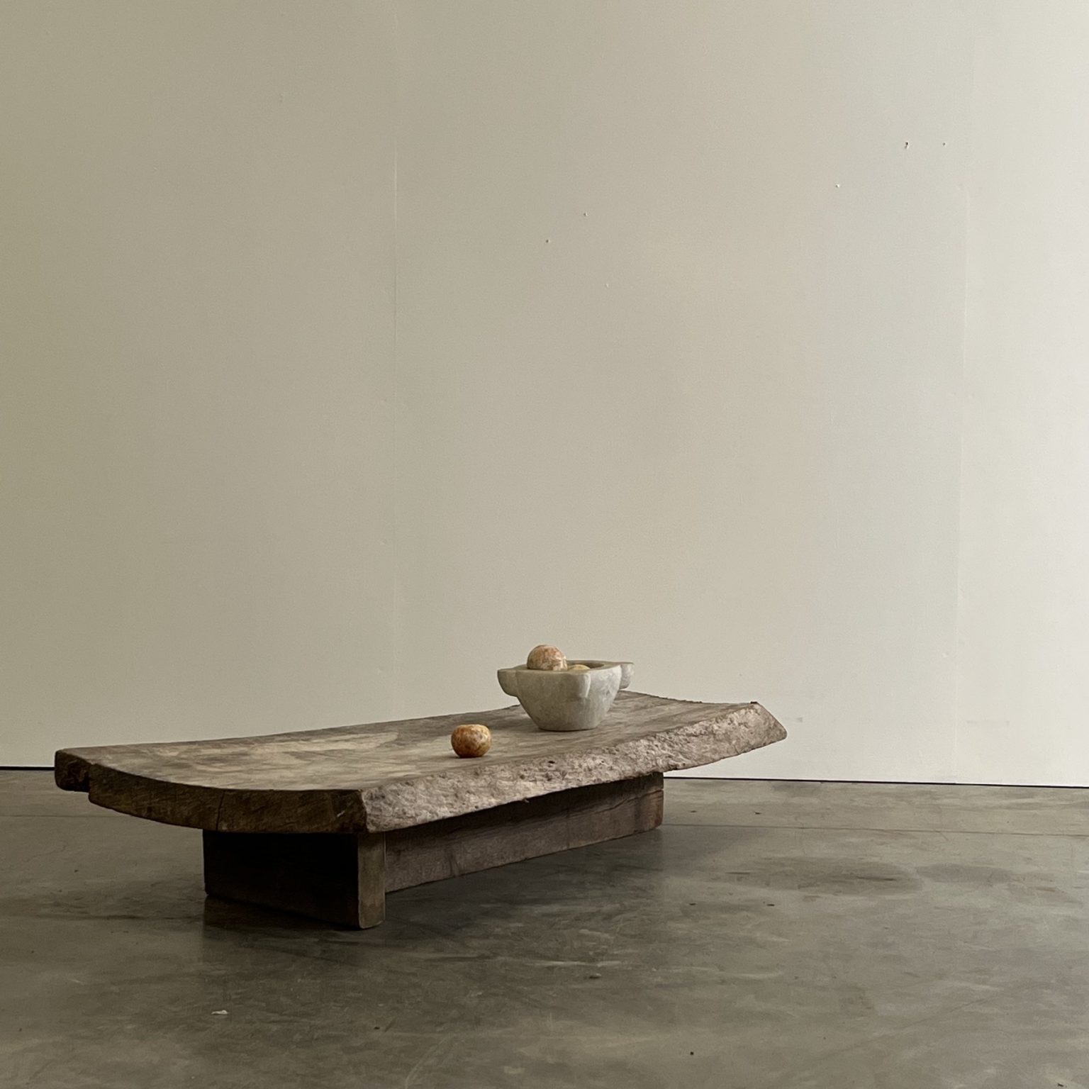 primitive coffee table – Objet Vagabond