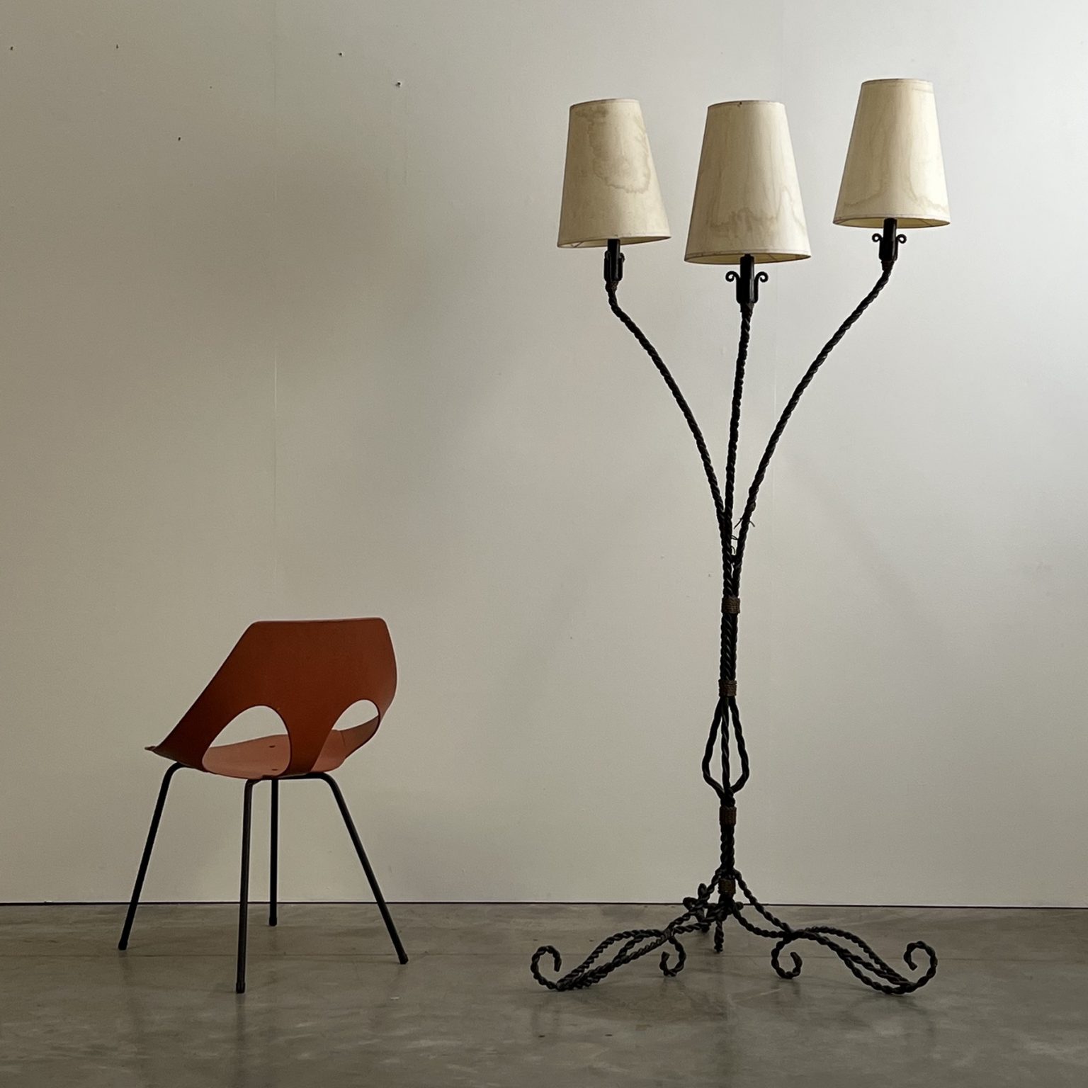 1940 wrought iron floorlamp – Objet Vagabond