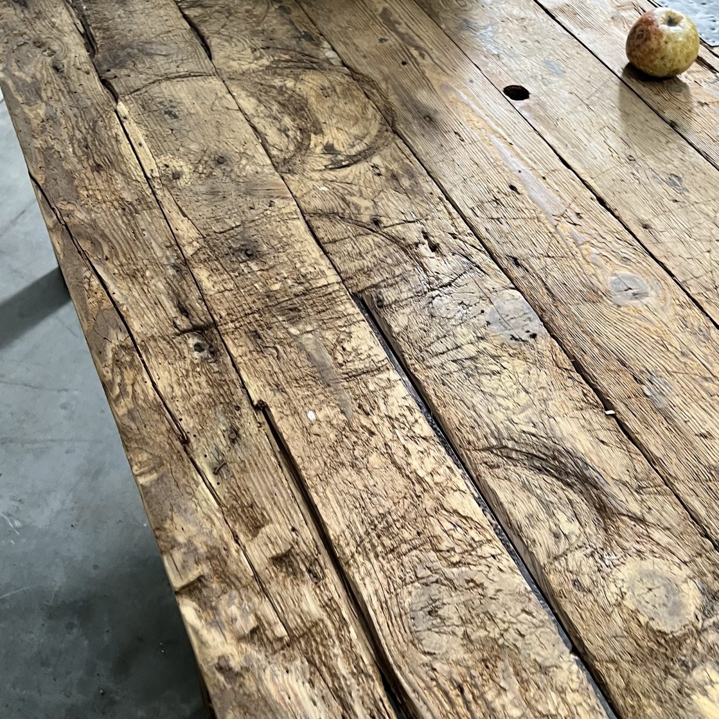 faned primitive worktable – Objet Vagabond