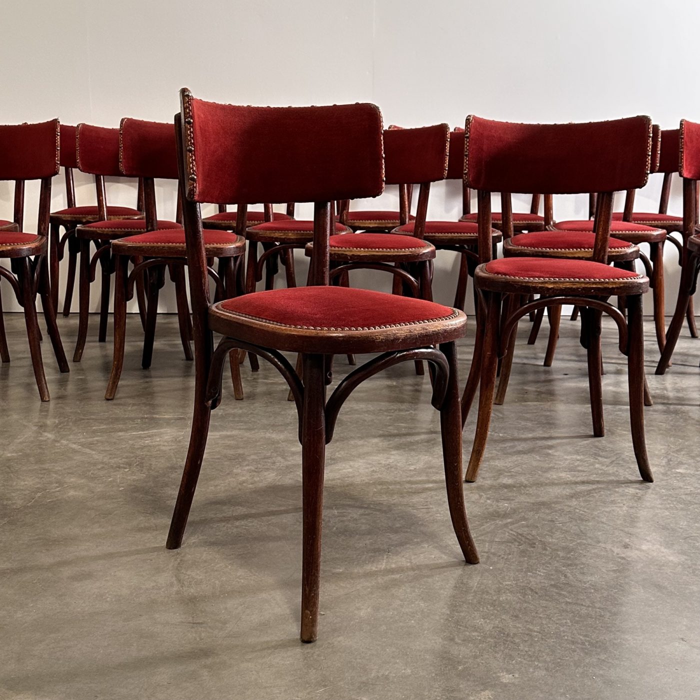 wooden bistrot chairs – Objet Vagabond