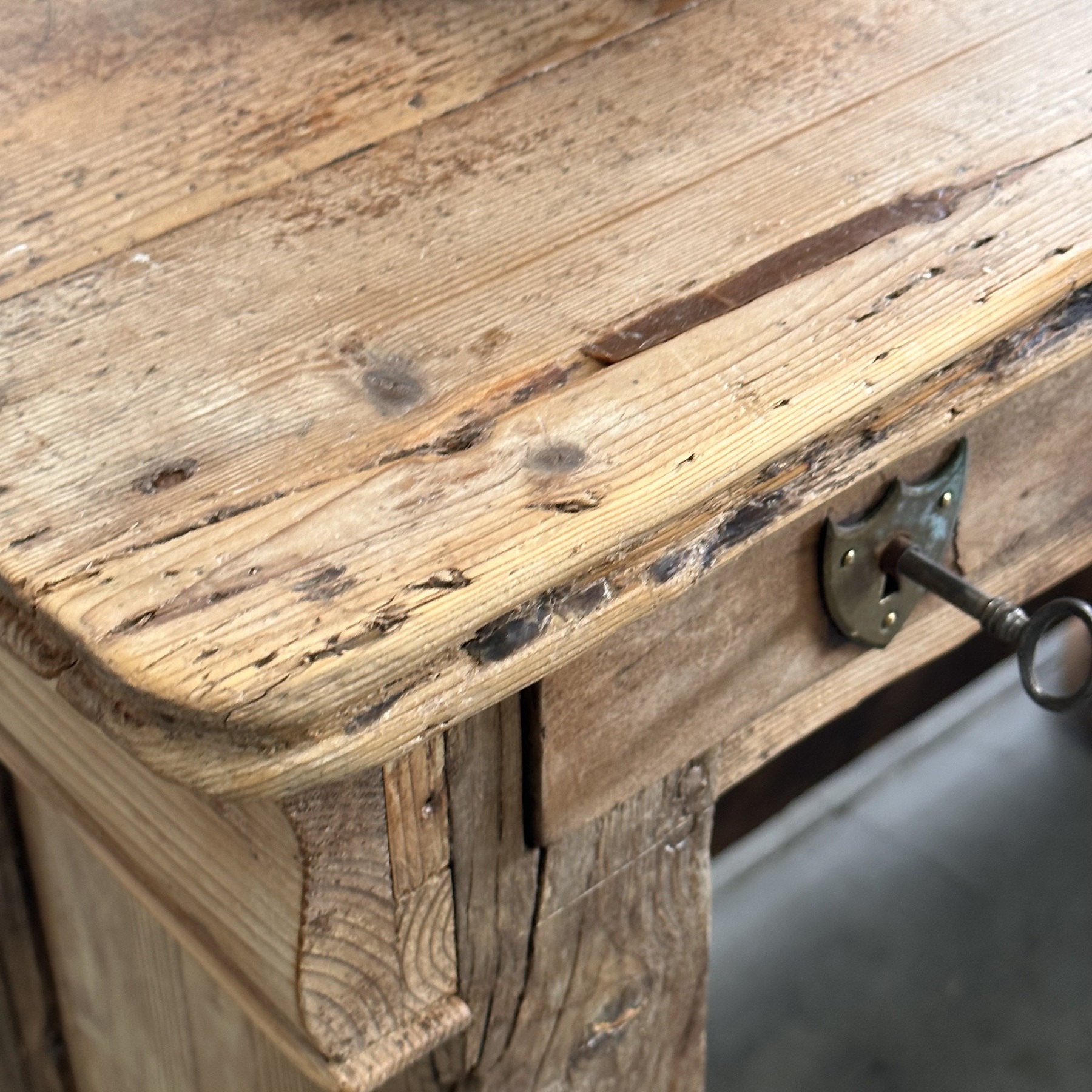 pine counter – Objet Vagabond