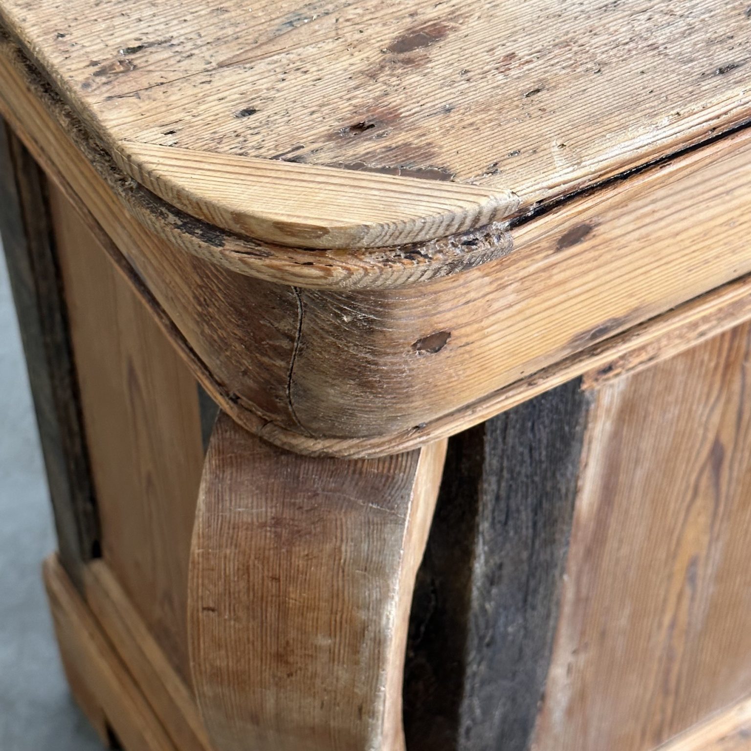 pine counter – Objet Vagabond
