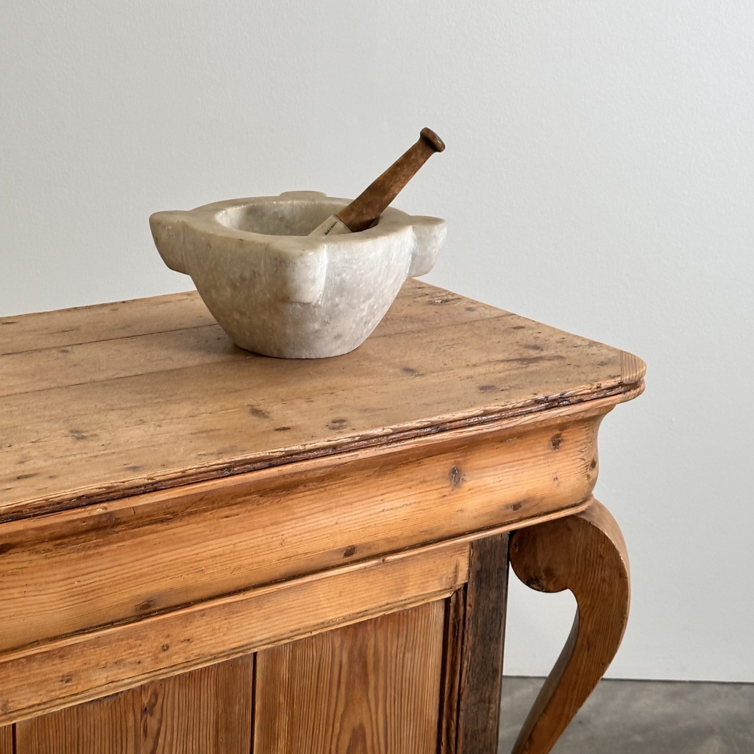 pine counter – Objet Vagabond