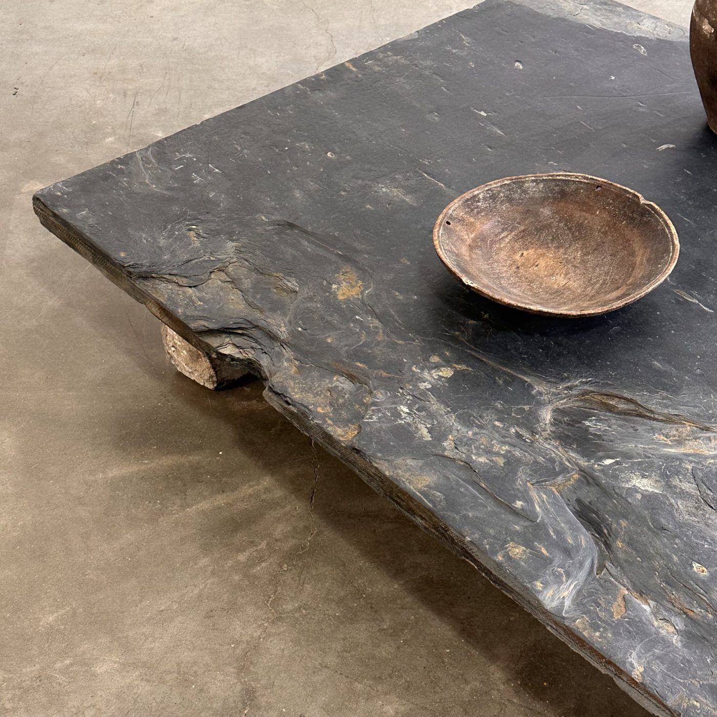 blue stone coffee table – Objet Vagabond