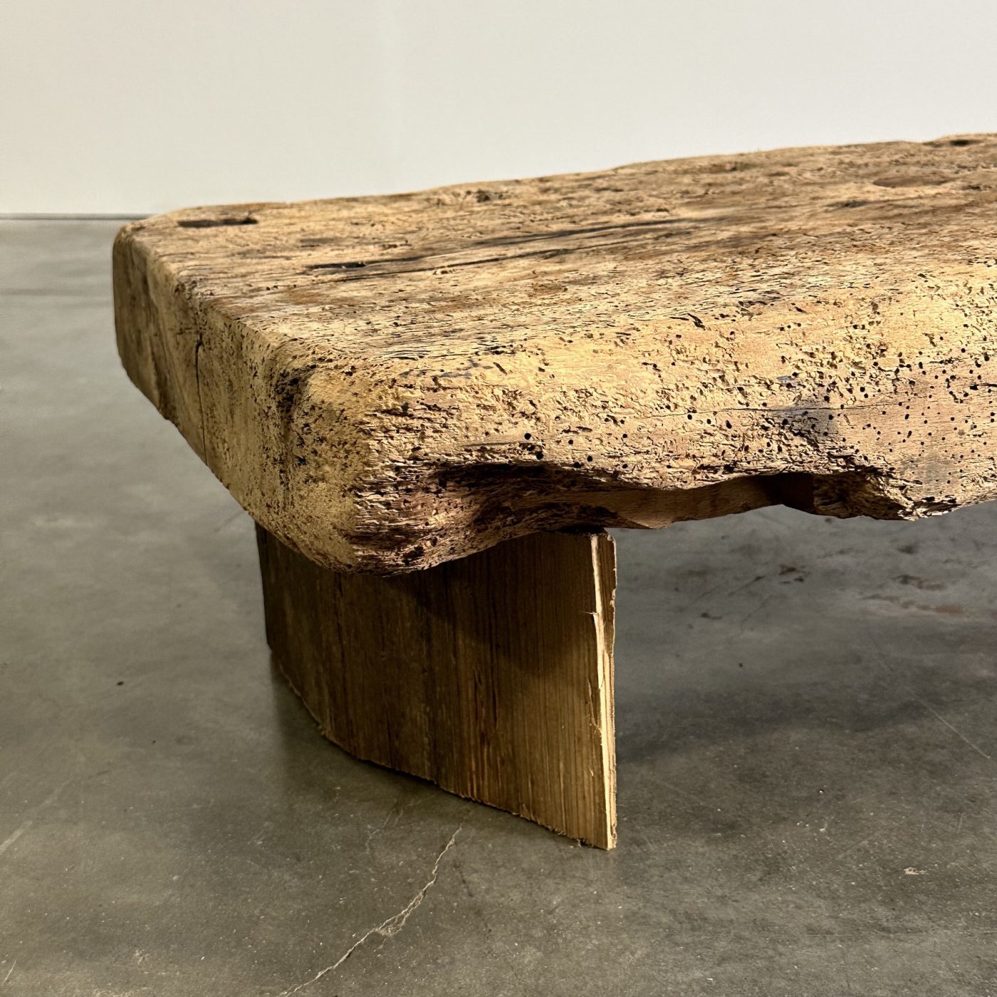 raw coffee table – Objet Vagabond