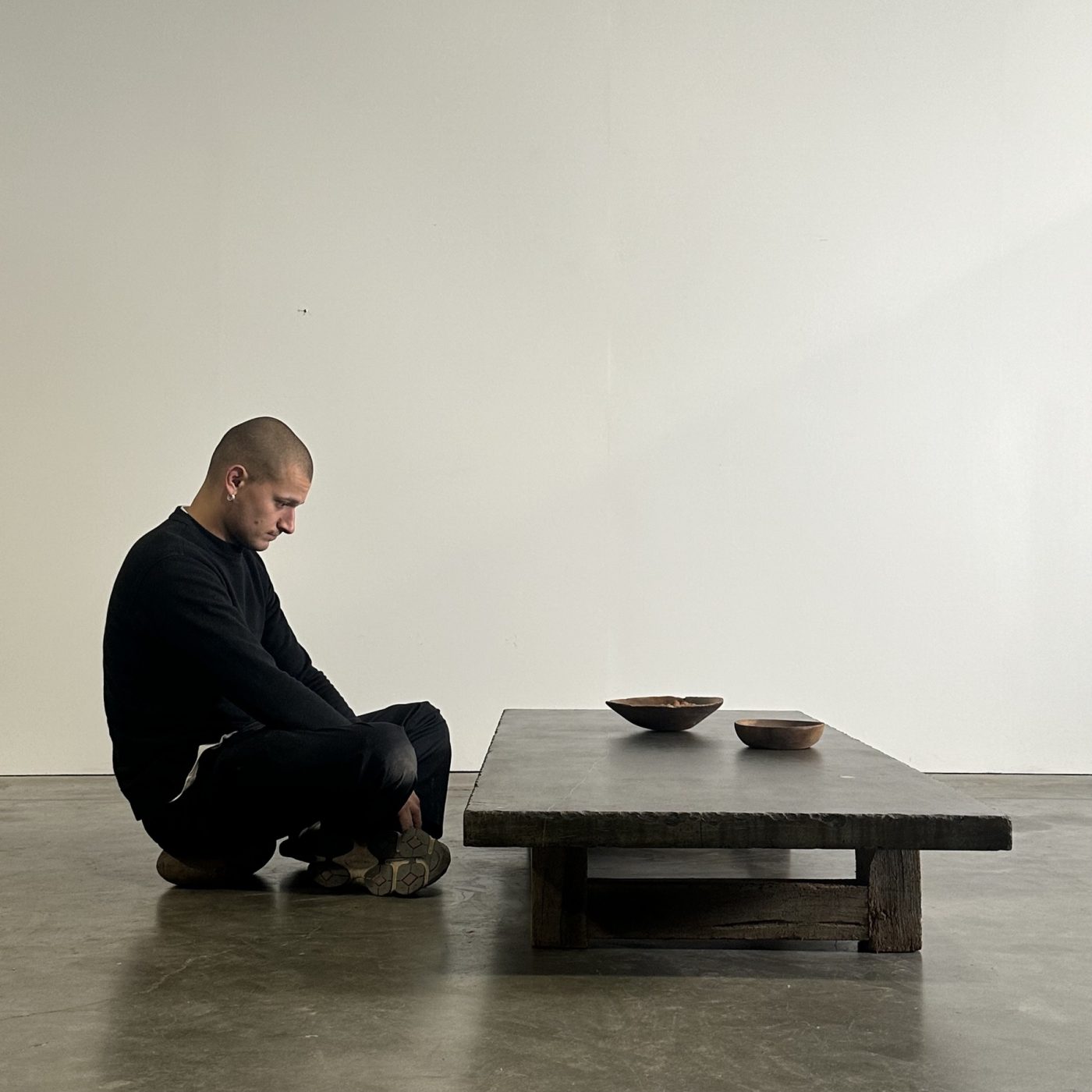 blue stone coffee table – Objet Vagabond