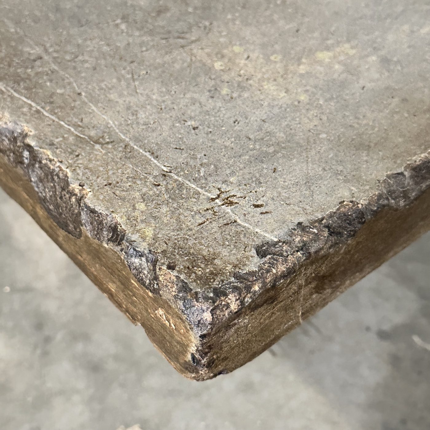 blue stone coffee table – Objet Vagabond