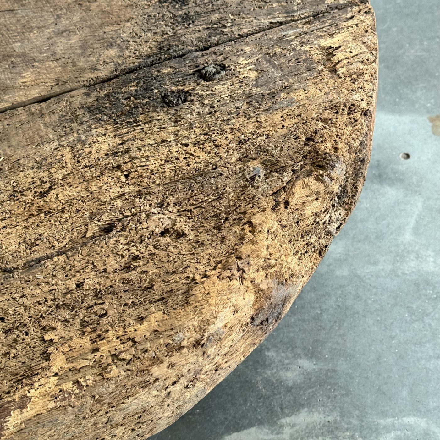 round coffee table – Objet Vagabond