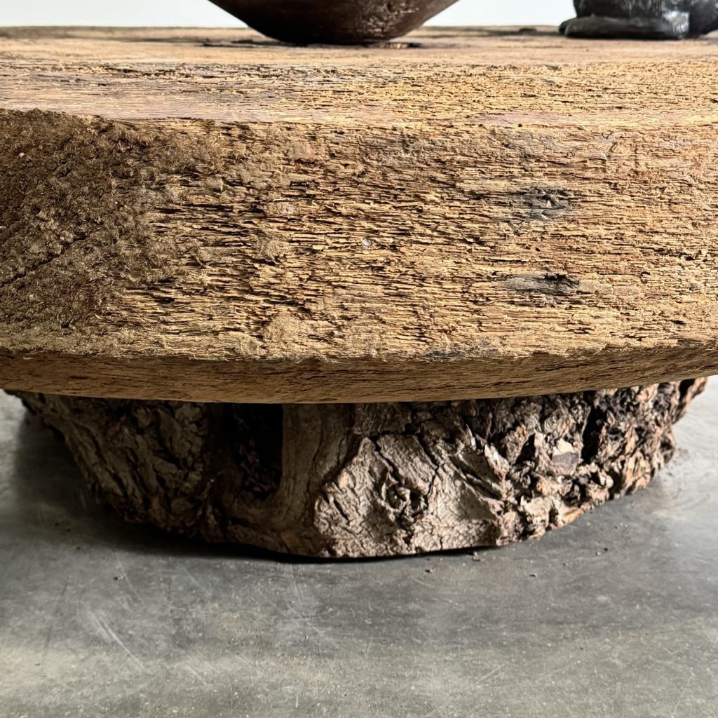 round coffee table – Objet Vagabond