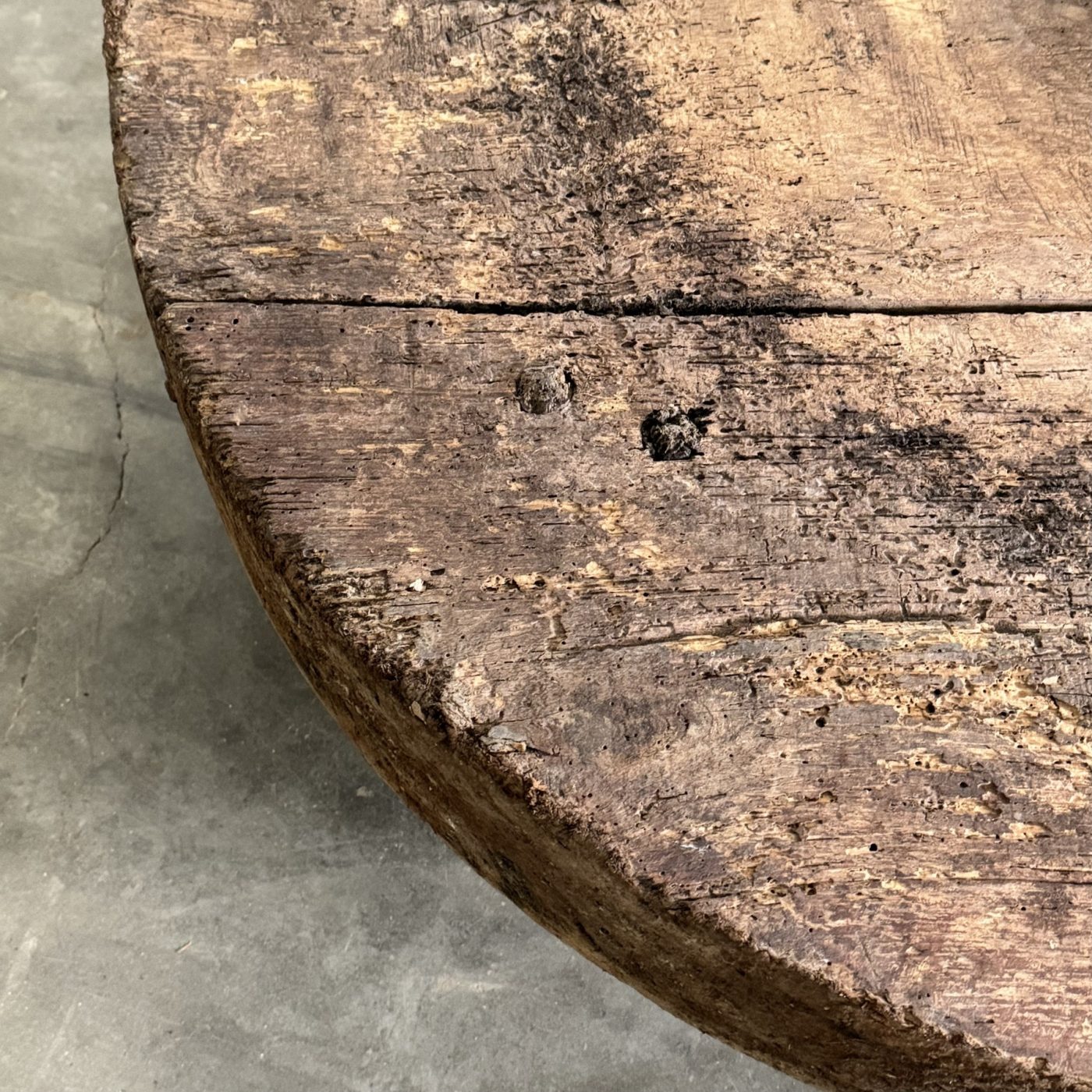 round coffee table – Objet Vagabond