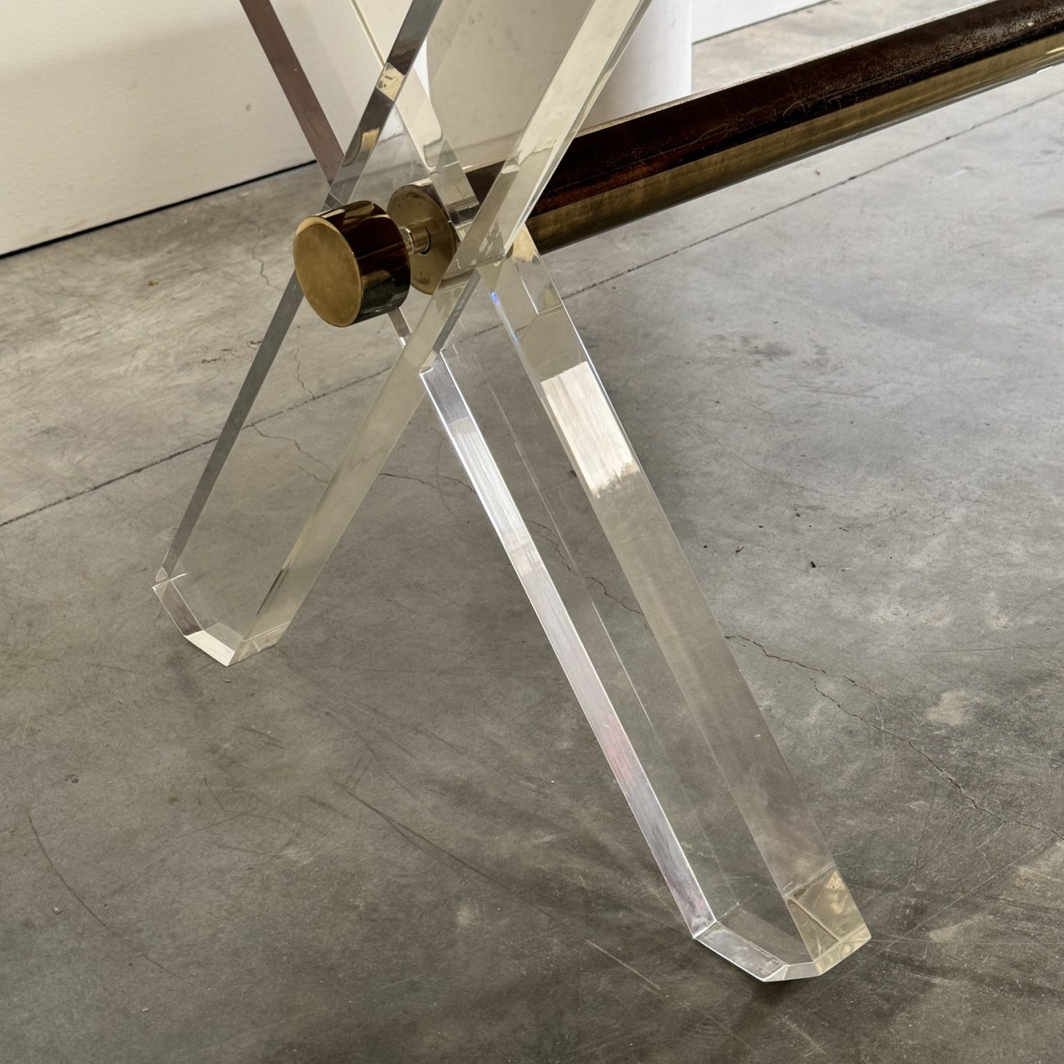 vintage plexiglass table – Objet Vagabond