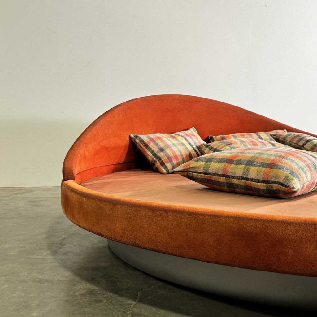 round daybed – Objet Vagabond