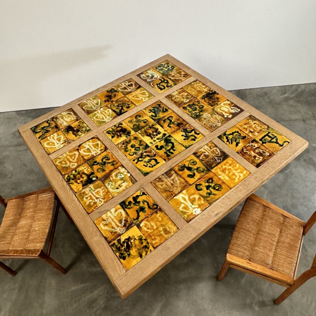 Large square table – Objet Vagabond