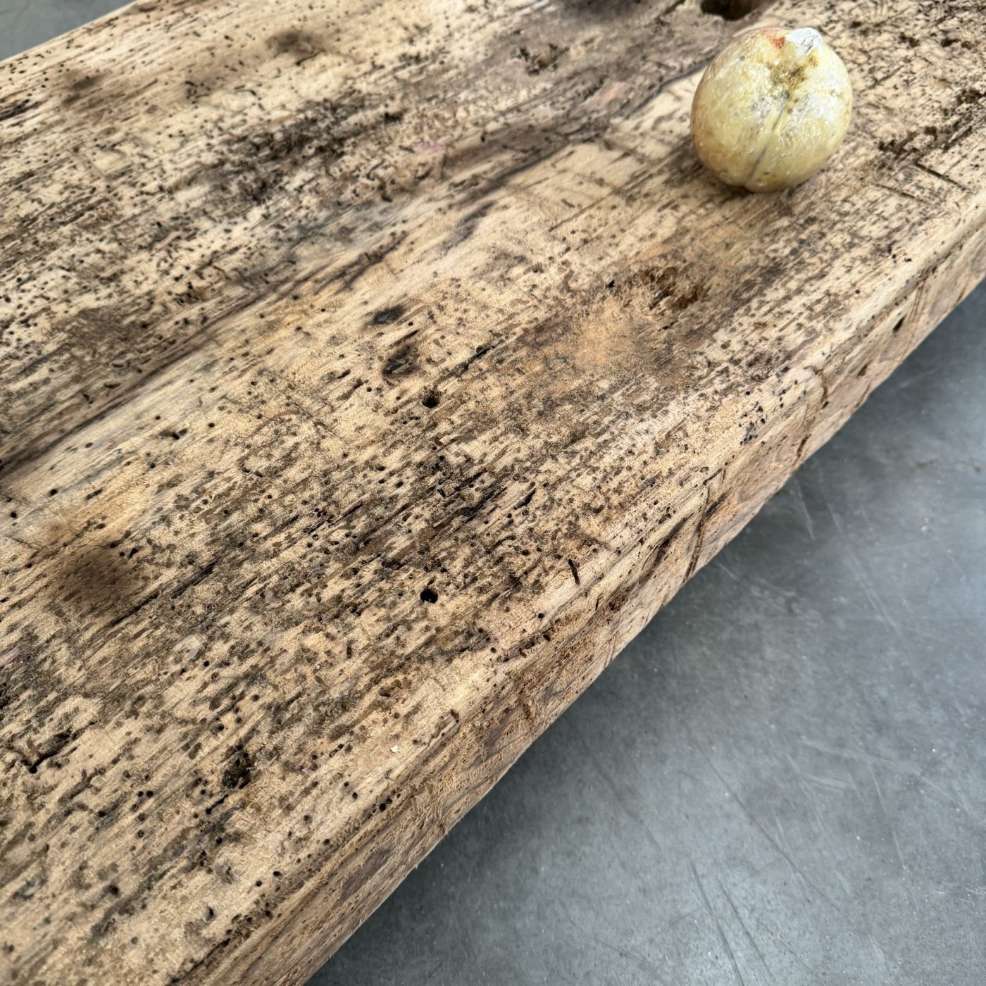 primitive raw table – Objet Vagabond
