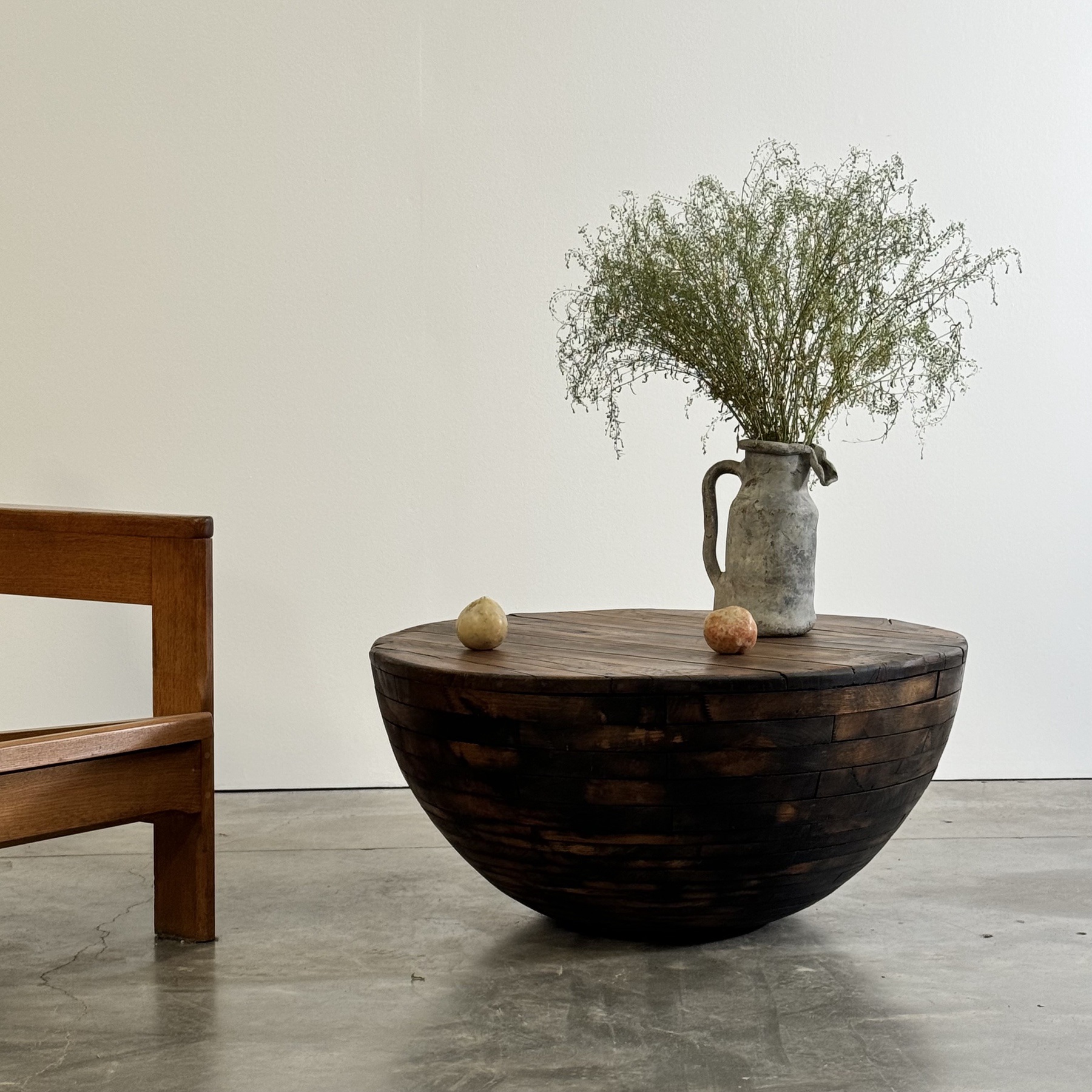 round coffee table – Objet Vagabond