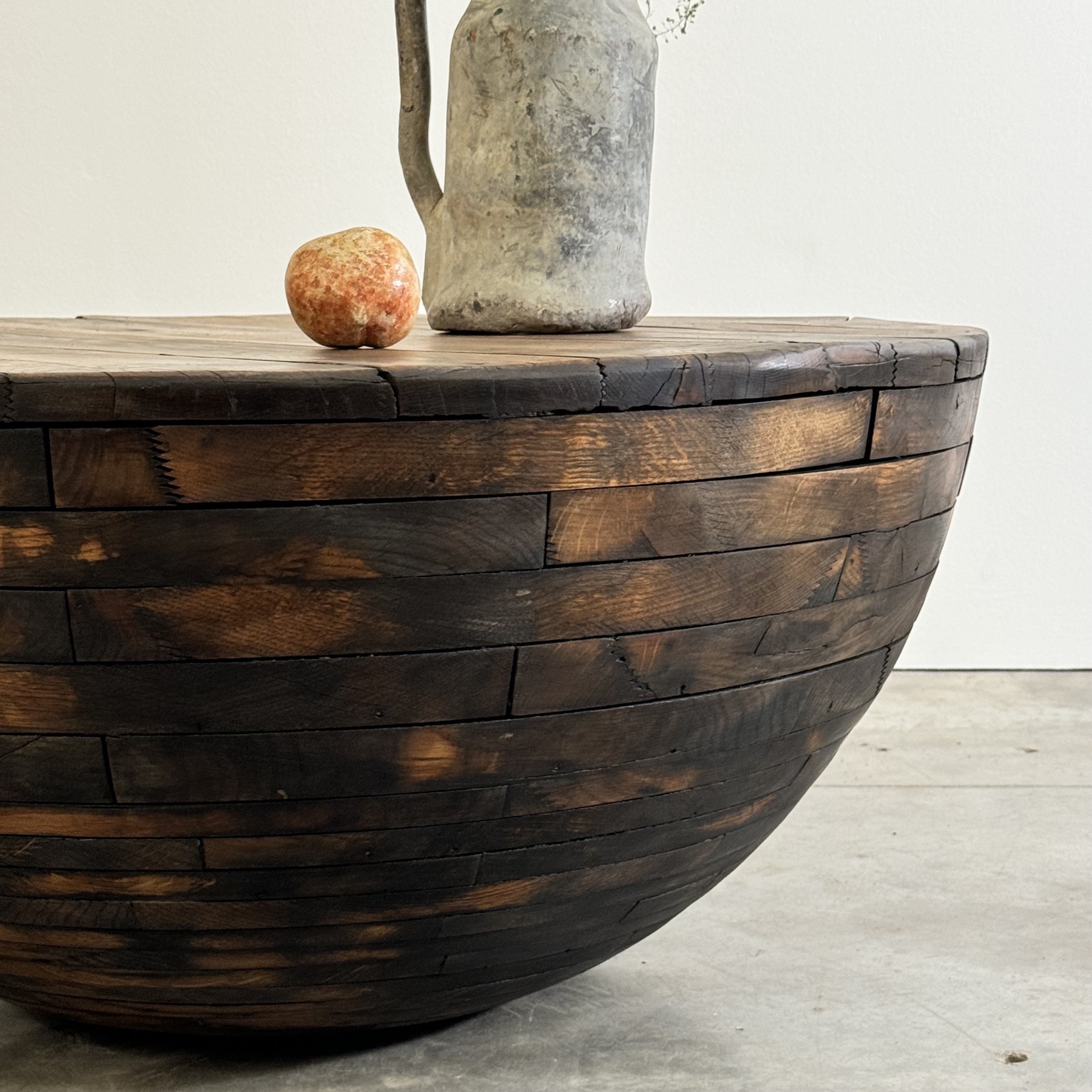 round coffee table – Objet Vagabond