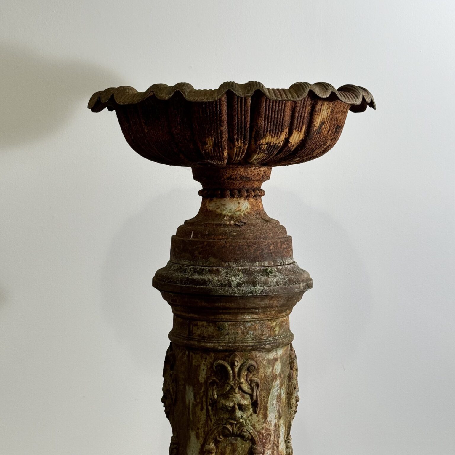 tall cast iron urns – Objet Vagabond