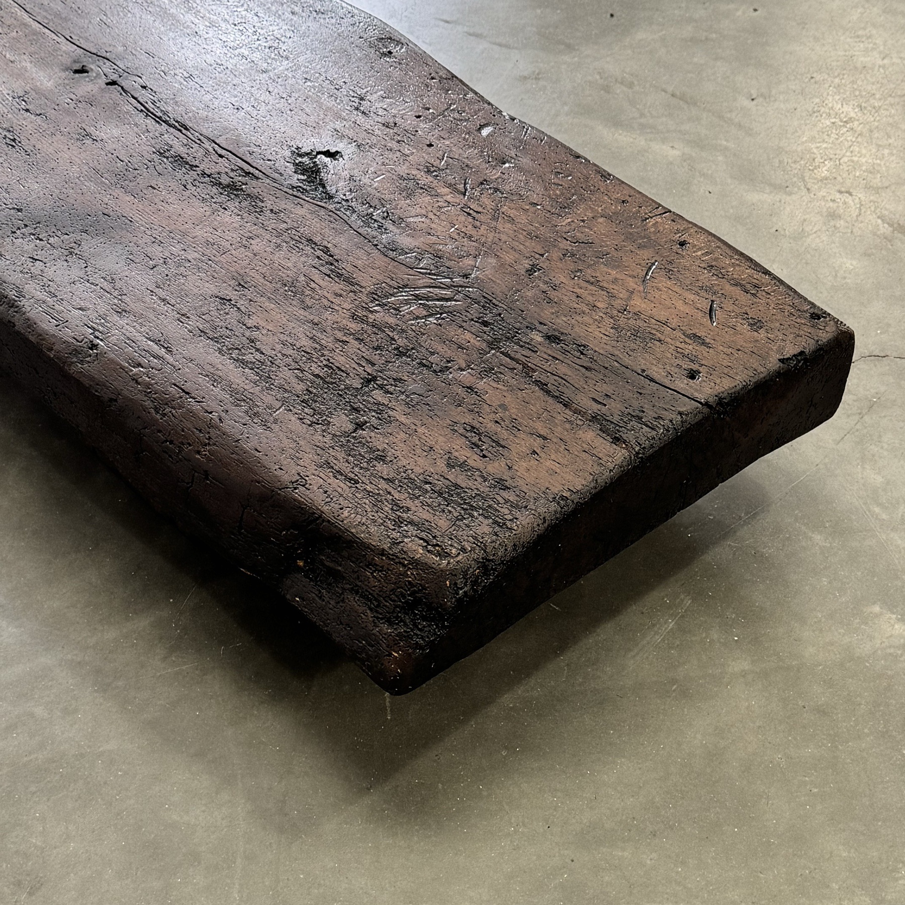 primitive raw table – Objet Vagabond