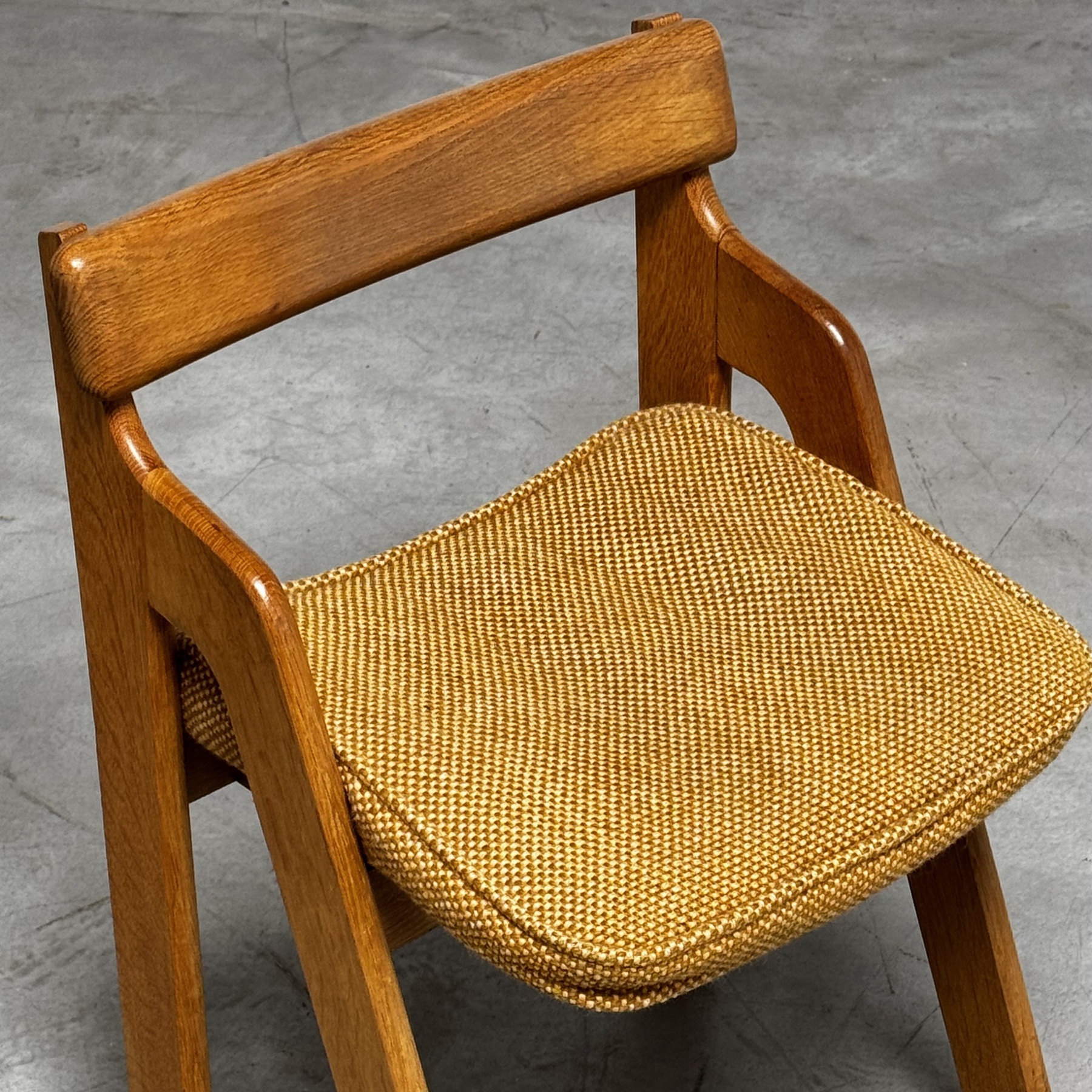 curious chair – Objet Vagabond