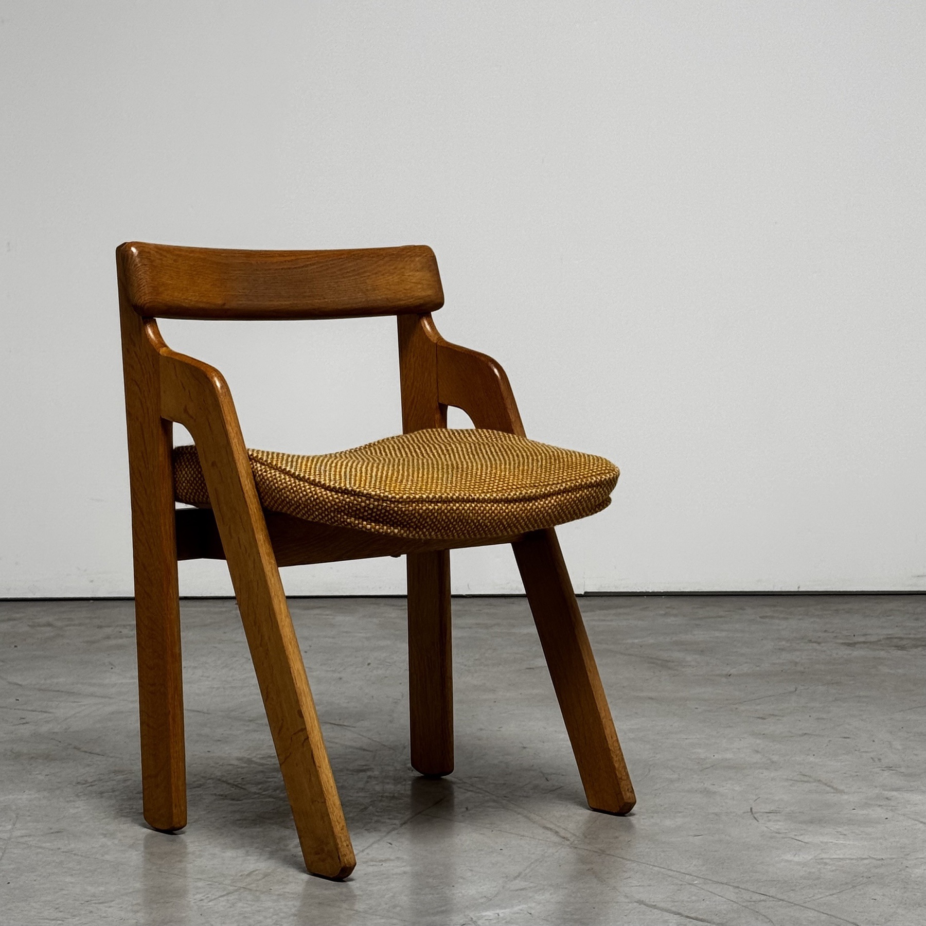 curious chair – Objet Vagabond