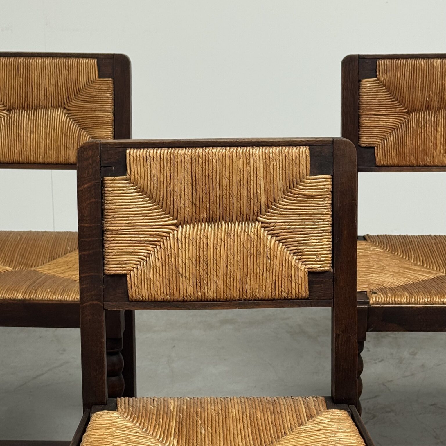 straw chairs – Objet Vagabond
